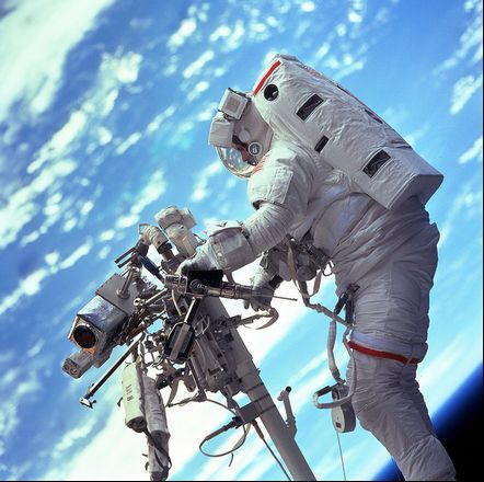 Gravity. La NASA felicita a Cuarón con imágenes fascinantes que nos ...